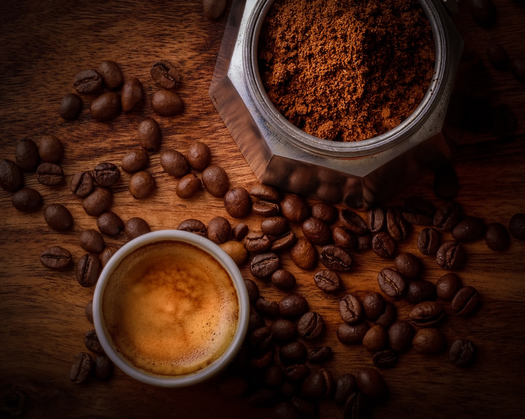 コーヒーの味わいの基礎｜酸味・苦味・コク・香りの違いとテイスティング入門 | Capra Coffee